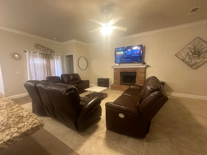 Randolph Inn  (Smart Tvs Installed In Each Room) - Midland, TX