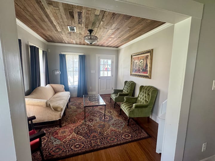 Historic Bungalow! 8min To Iah! 2bed/2bath/2den - Aéroport George-Bush de Houston (IAH)