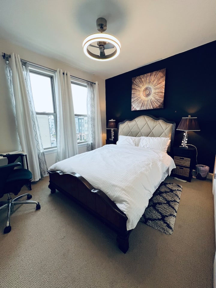 Modern Home Room 1 - Manassas, VA