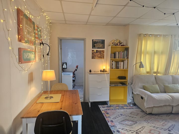 Large, Sunny, Quiet Rooftop Flat - Tseung Kwan O