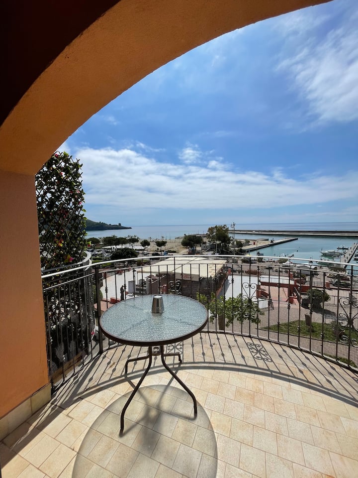 Sea Front House / La Casa Sul Porto - Marina di Camerota