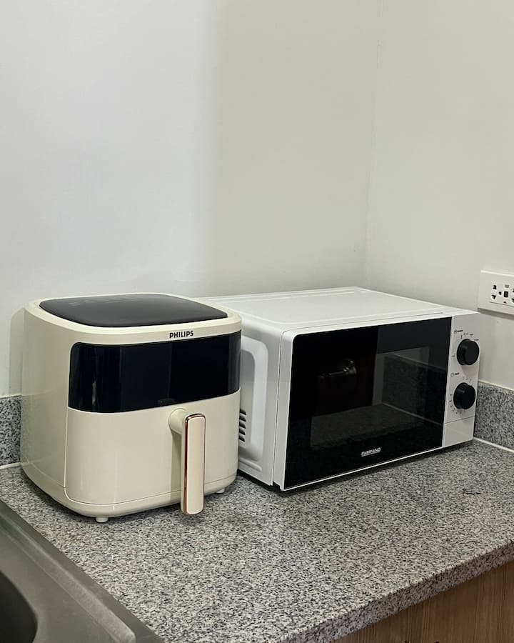 Wfh Bacolod Studio | Fast Wifi, Gym, & Food Hub - Bacolod