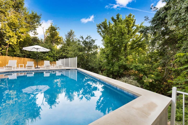 Hot Tub-king Beds-walk To Main - Fredericksburg, TX