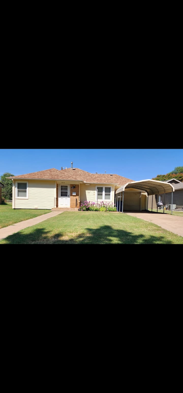 Mid-century Modern 2br House In Kingman - Kingman, KS