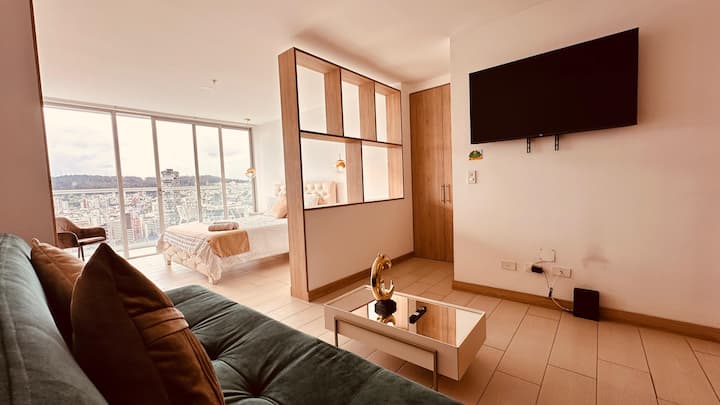 Lujo En La Carolina| Piso 23| Spa •Jacuzzi •Balcón - Quito