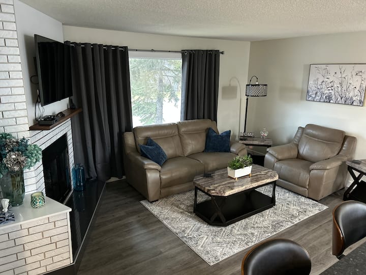 Upper Level Home In Grande Prairie - Alberta
