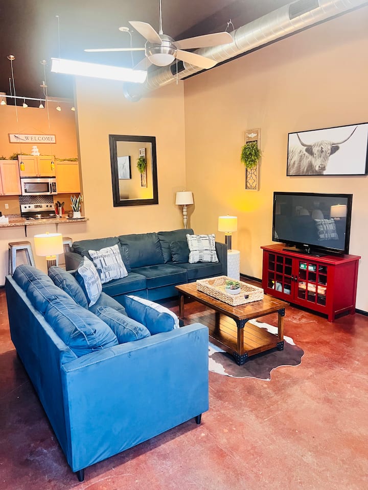 Crimson & Cream - Norman, OK