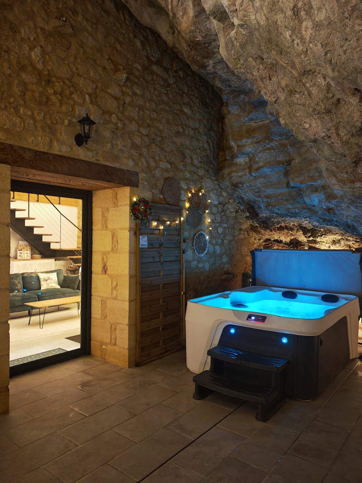 Gîte Insolite Avec Spa, Milharoc - Gourdon