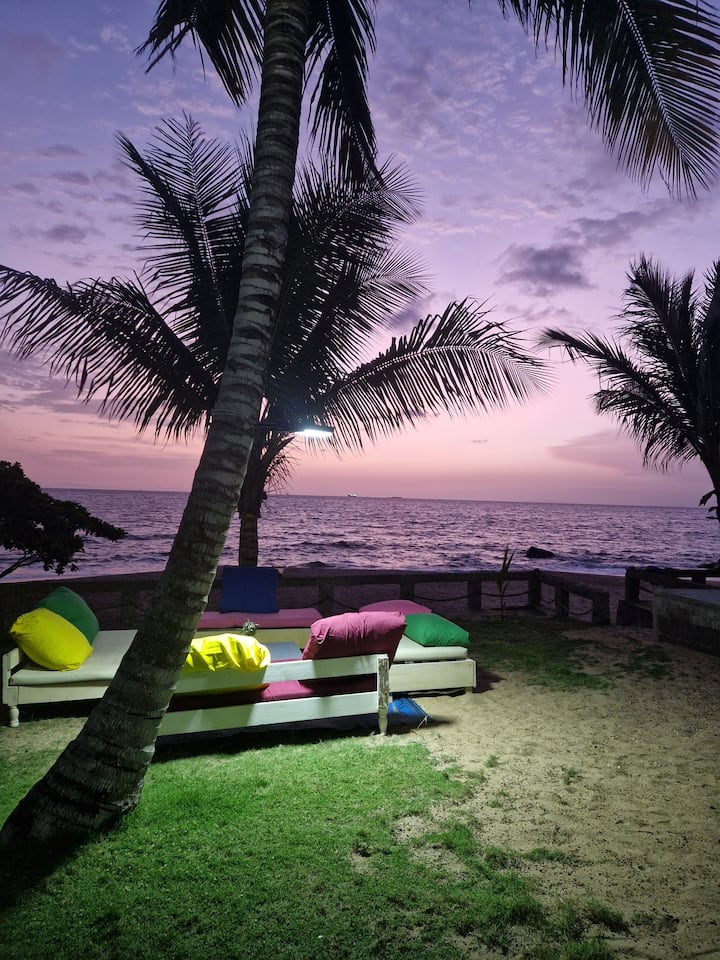 Casa Nice
Dans Les Vagues.
Unique à Kribi - Cameroon