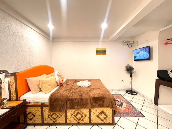 Galera Lodge: Queen Studio Unit In Puerto Galera - Puerto Galera