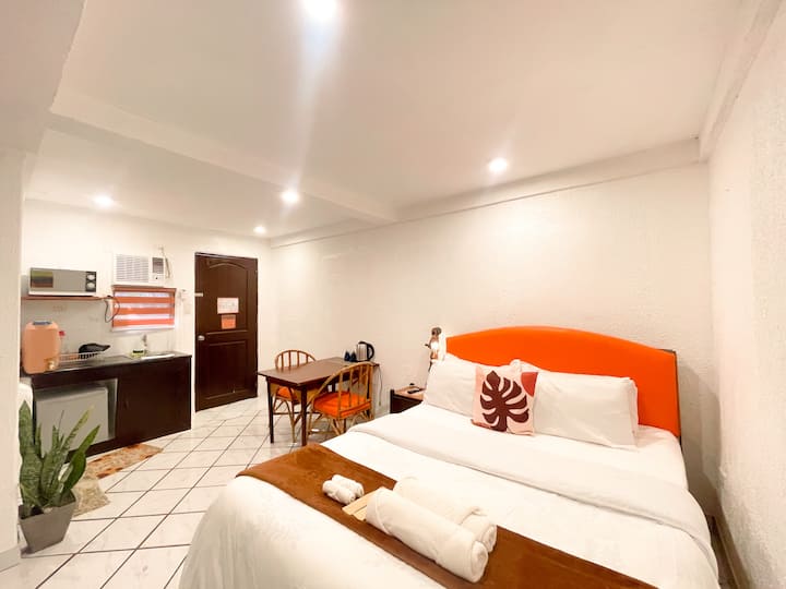 Garden-view Studio With Private Patio Near Bay - Puerto Galera