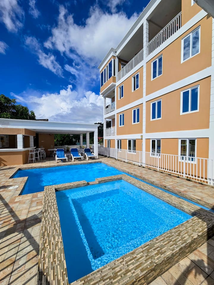 Beautiful 2 Bedroom Apt With Shared Pool - Dominica