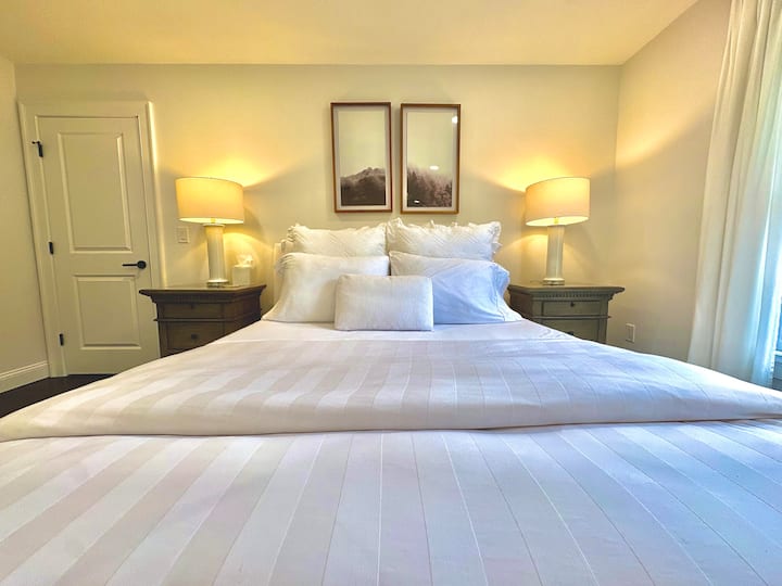 Cozy Bedroom And Private Bathroom. - Danbury, CT