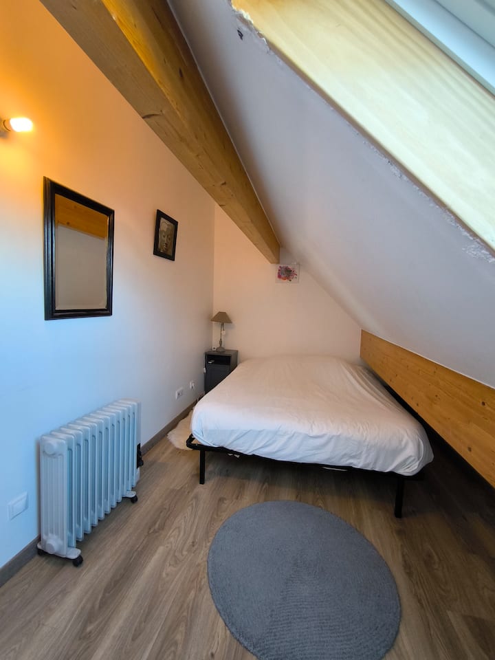 Chambre Confortable + Wc Lavabo Privé - Noisiel