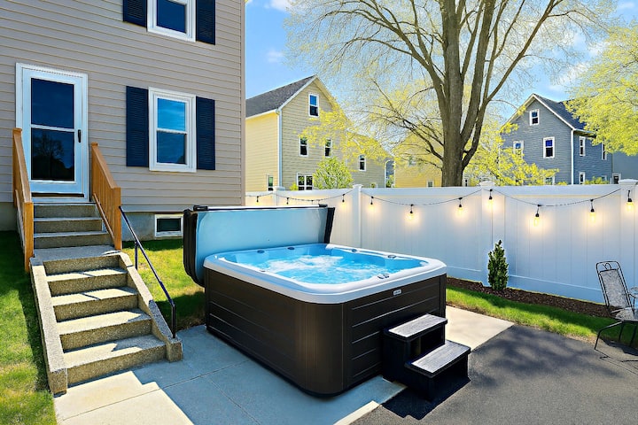 The Midtown Retreat - South Haven, MI