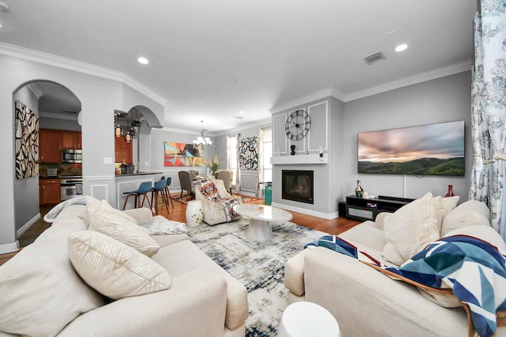 Luxe Rodeo Retreat • 3br/3.5ba • Walk To Heights - Fourth Ward - Houston