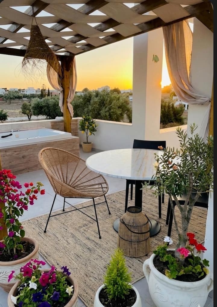 Luxe Et Intimité Avec Jacuzzi Privé - Tunisie