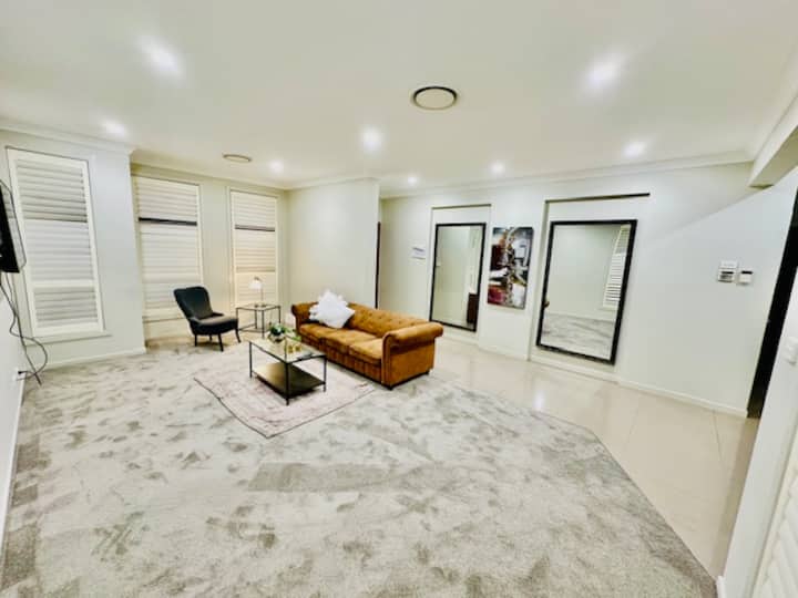 Entire 4 Bedrooms Serene Sanctuary - Liverpool