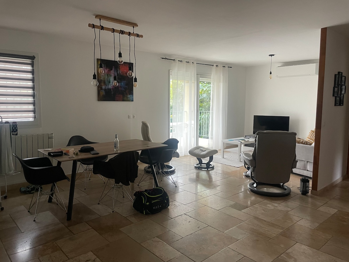 Casa de família no coração da vila, a 35 minutos das praias - Casas ...