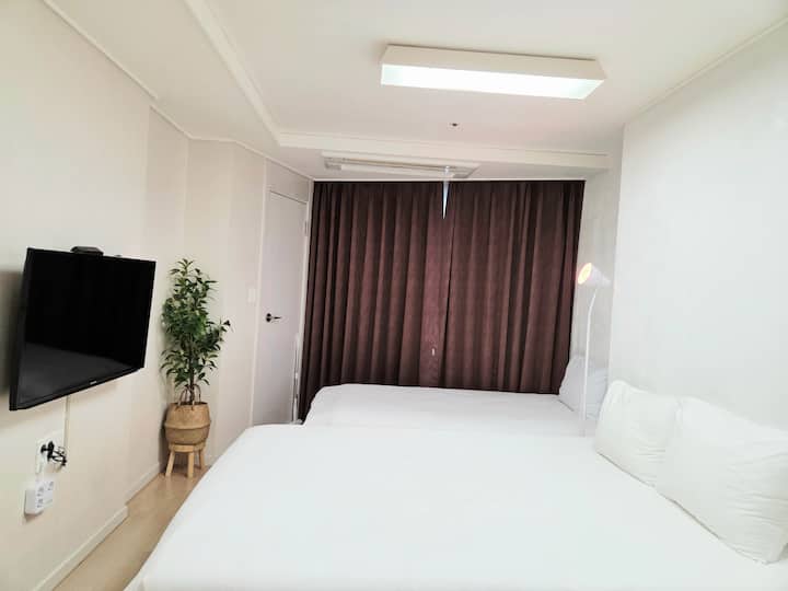 {오마레 원룸1#} 오션, 청결,가족 연인, 해변초근접, 넷플 #무료주차#짐보관 - Busan