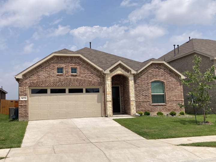 Dfw Stay – Comfy, Convenient, Flexible- Fifa - Fort Worth, TX