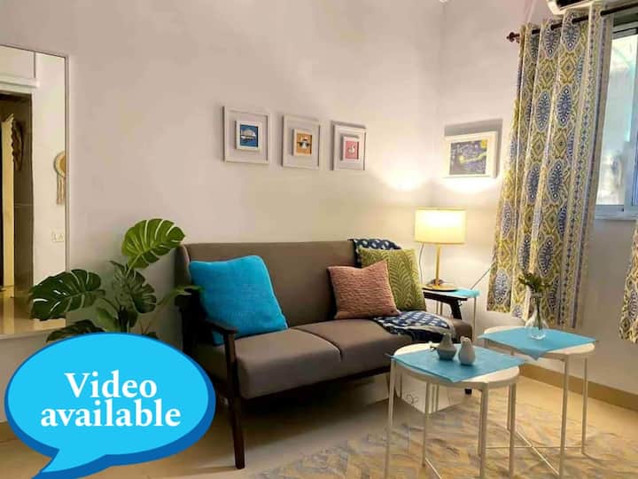 Cozy Vintage Apt In Bandra Village - Mumbai