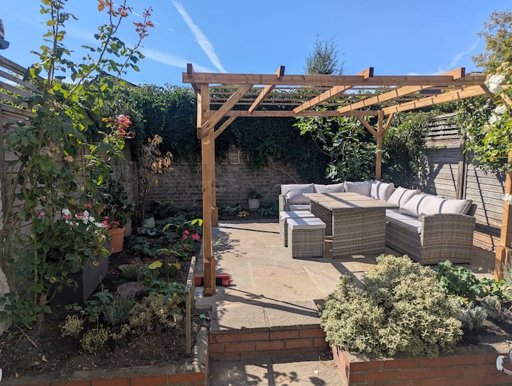 Lovely Family Home - Stratford
