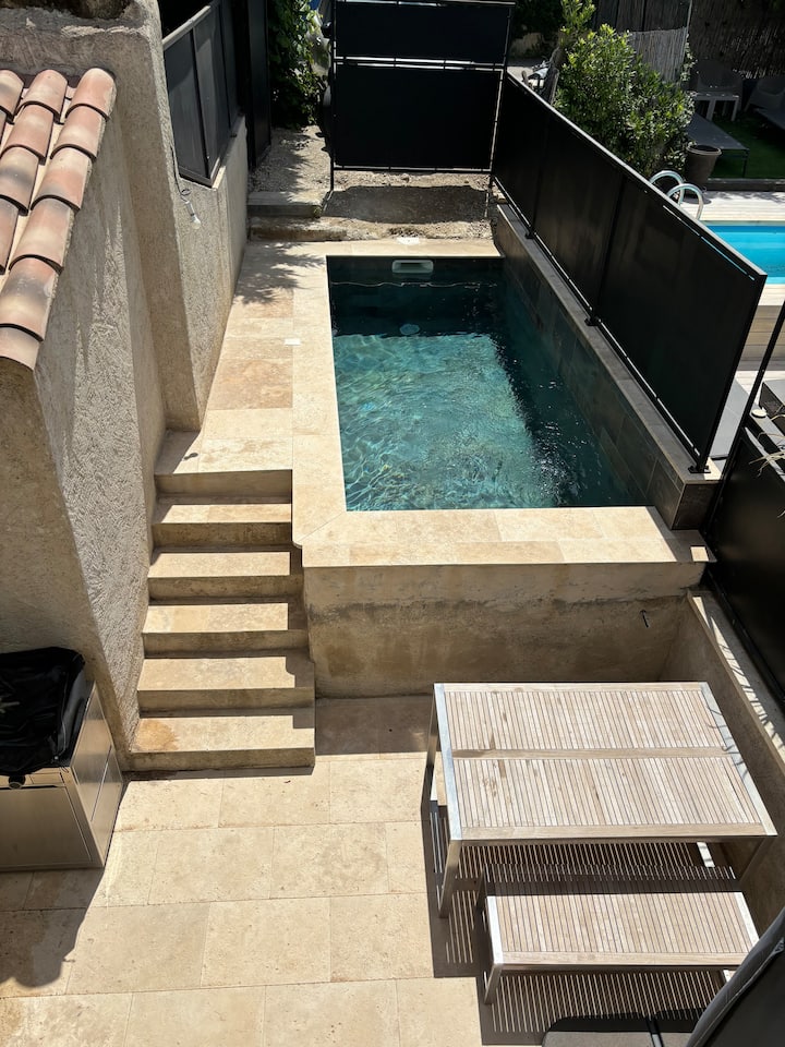 Maison De Village
Piscine
Climatisé 
Parking Privé - Paradou