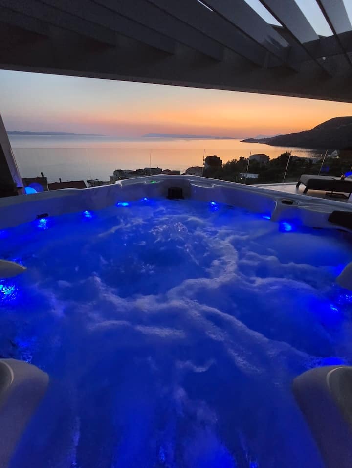 Penthouse Soll With Jacuzzi - Drvenik