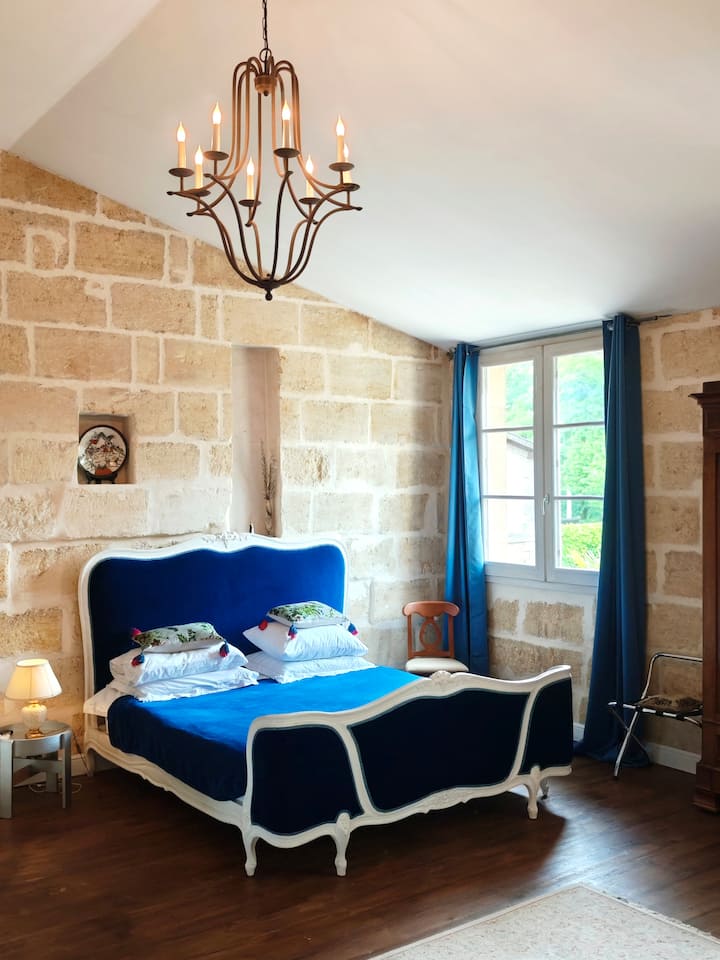 "Zeus" En-suite Bedroom - Blaye