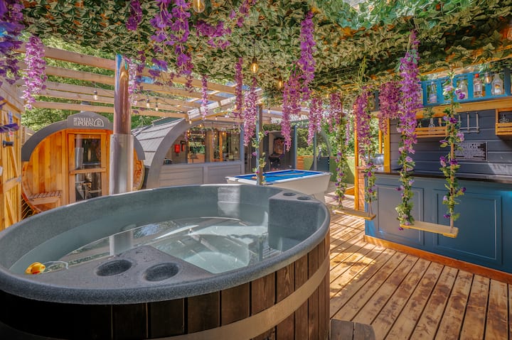 Wonderland Retreats - The Rabbit Hole - Carnforth