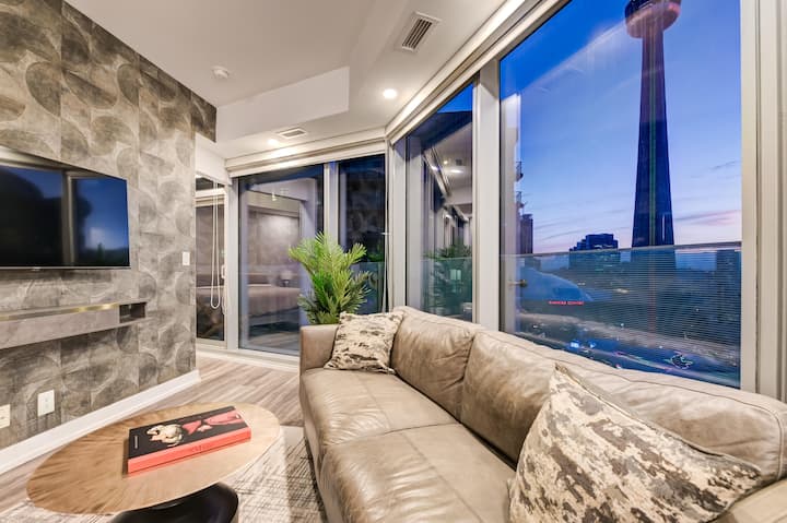 Downtown Toronto’s- The Stay - Toronto