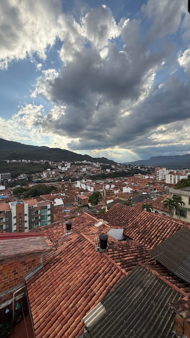 Apto. Zona Céntrica Con Vista Panorámica Al Pueblo - San Gil