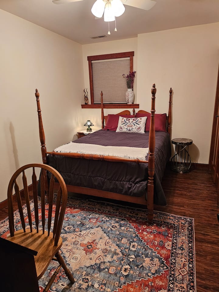 Bedroom 3 - Double Bed And Desk - In Spacious Home - Mukilteo, WA