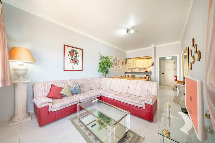 Guestready - Vibrant Flat With  Balcony - Costa da Caparica