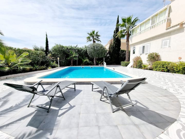 House With Pool In La Siesta - Torrevieja
