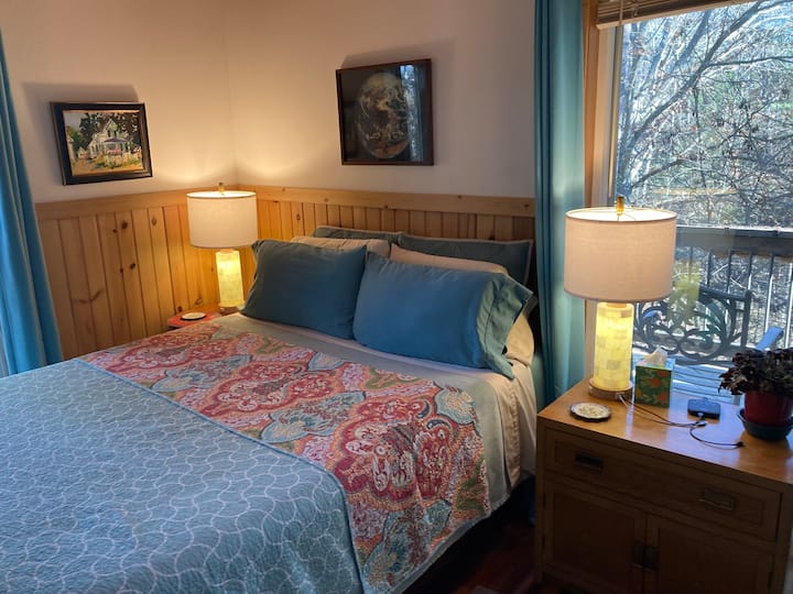 Private Entrance, Bath And Deck ! - Weaverville, NC