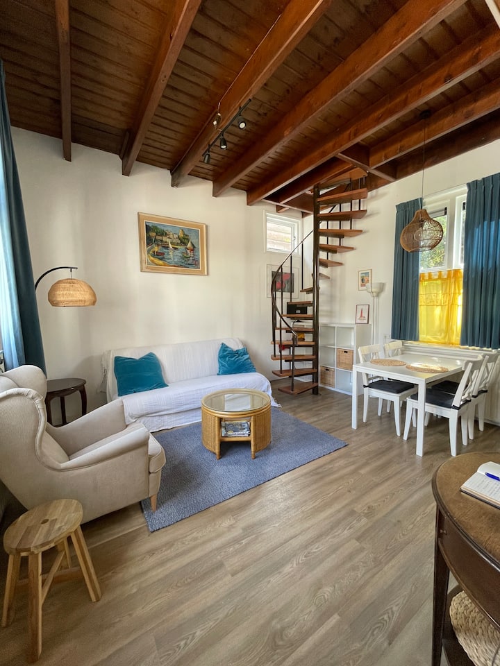 Cozy Coach House -Top Location- Beach & City! - Scheveningen
