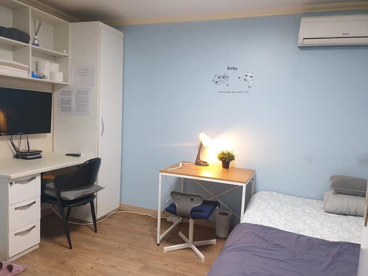 민하우스H/ 2호선 이용, 개인주방, 주소이전,장기숙박가능,지상 3,4층 - Seoul