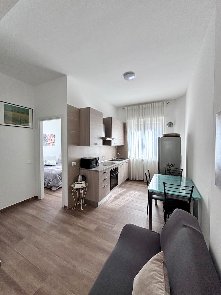 Bilocale Bande Nere, Metro Rossa Duomo - Milan