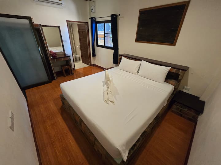 Long Beach, 2 Bedrooms, 2 Bathrooms, Breakfast - Ko Lanta District