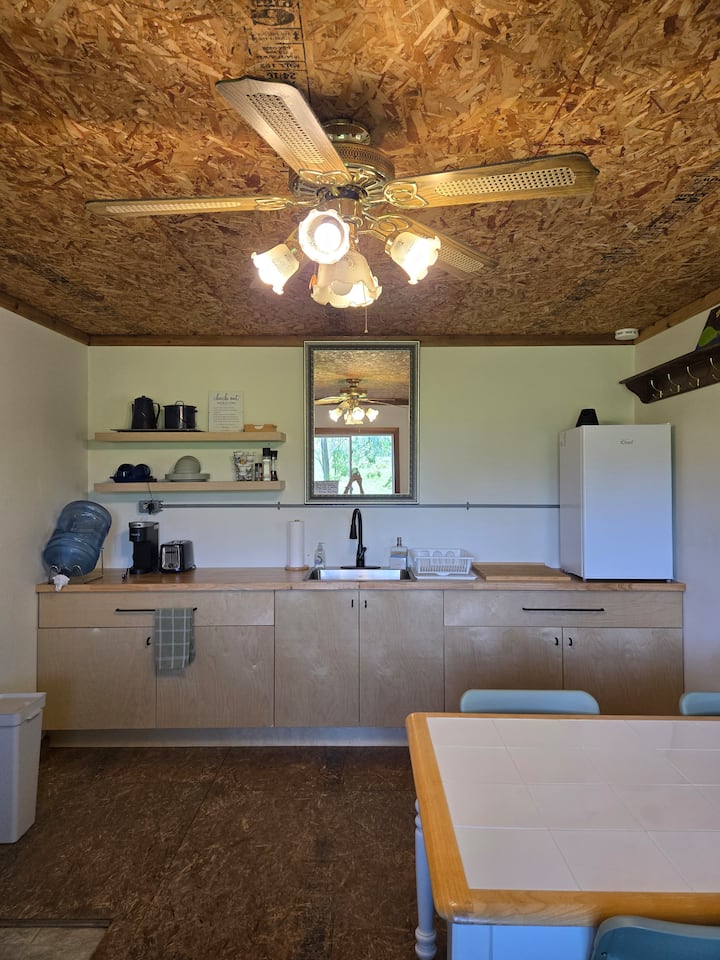 Riverside Cabin Getaway - Kawartha Lakes