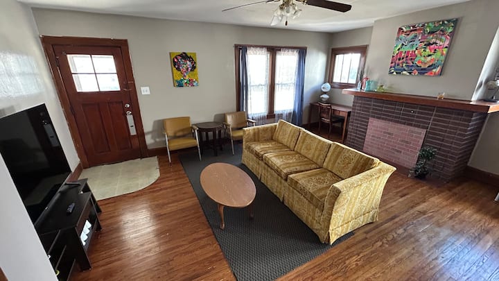 Delightful 2 Bedroom Duplex Near Promedica - Toledo, OH