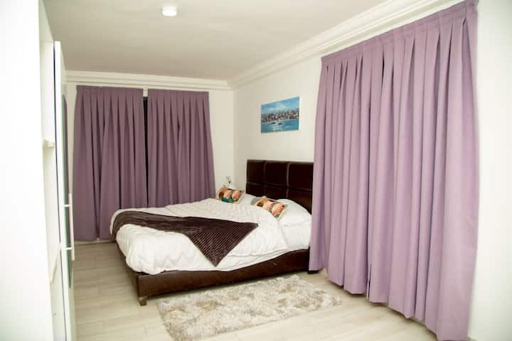 1995 Apartment - Ghana