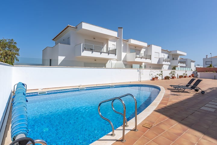 Cozy Retreat For Couples In Burgau - Praia da Luz
