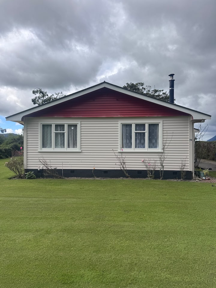 Poppas House - Harihari