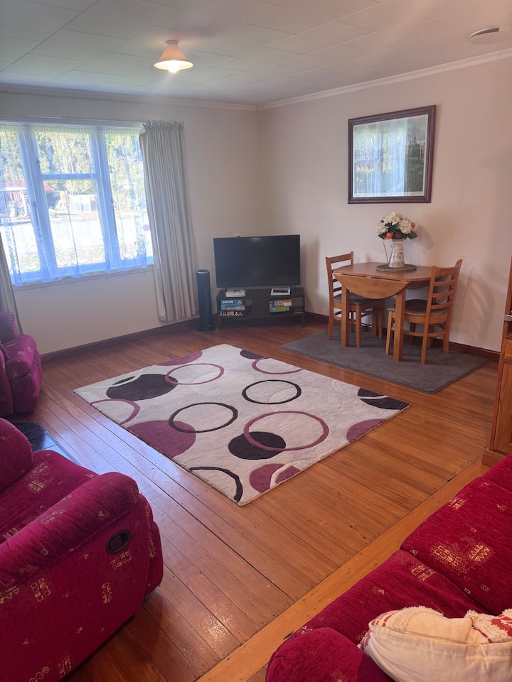 Poppas House - Harihari