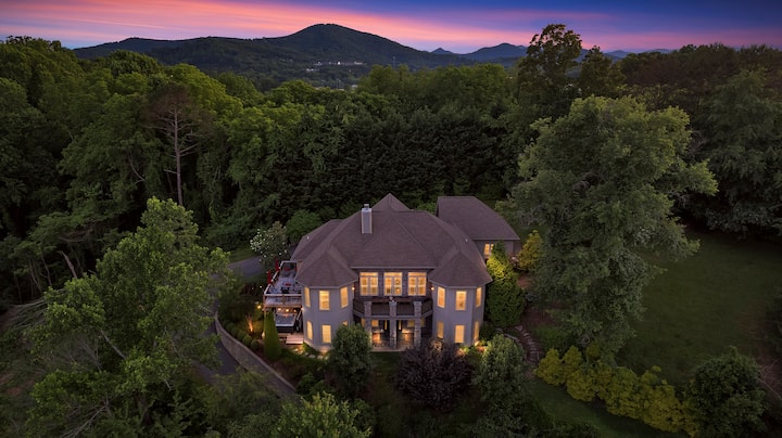 Asheville Luxury Estate-hottub, Gameroom & Sauna - Asheville, NC