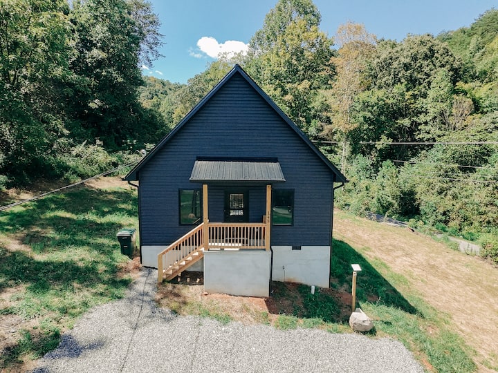 Cozy Cabin On Dark Hollow - ETSU, Kingsport