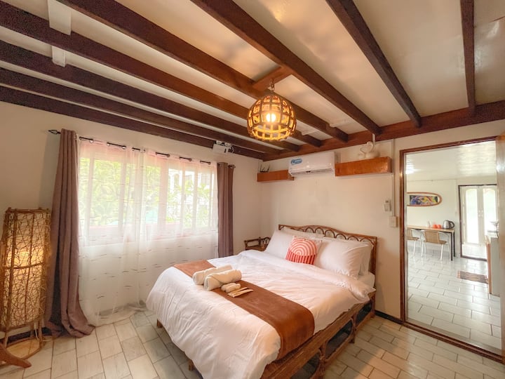 Queen Suite With Bathtub | Garden Patio & Kitchen - Puerto Galera